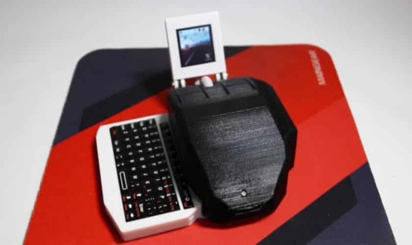 YouTuber Fits A Fully Functional Computer Into A Mouse